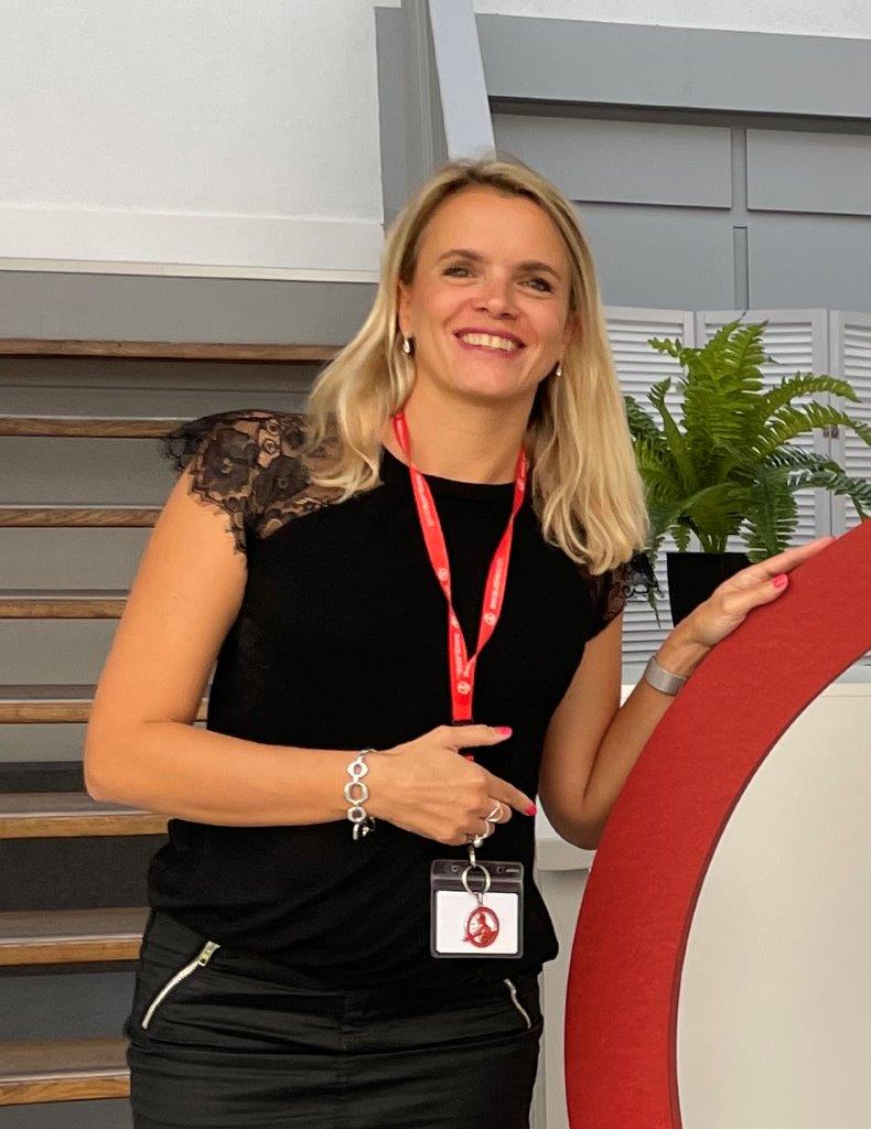 Isabelle Viale, directrice du marketing de Sequoiasoft - L'Officiel des ...