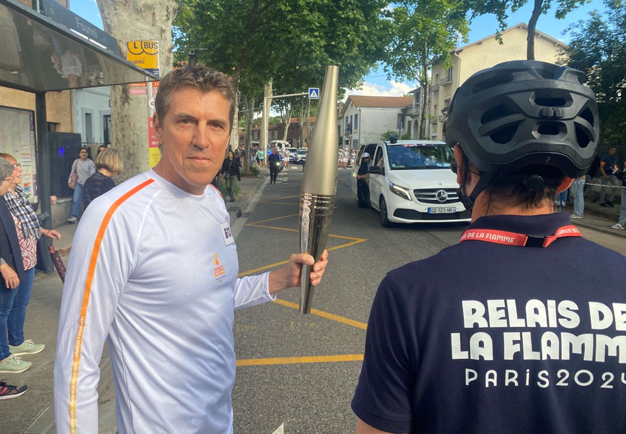 Jean-Rémy Bergounhe a porté la flamme olympique - L'Officiel des ...